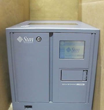 Sun Microsystems - StorEDGE L1000 Tape Library - With 2 x DLT 7000 Tape ...