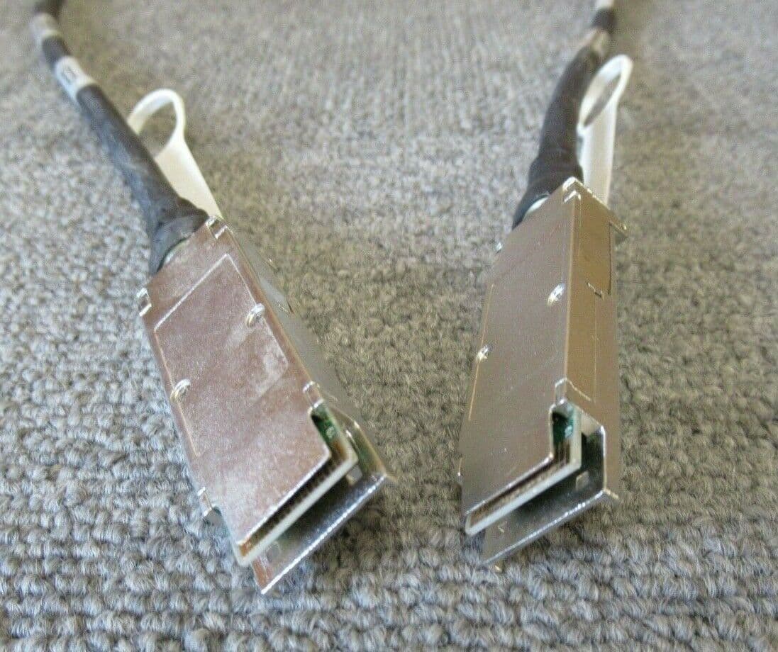 Sun Oracle Infiband 1M QSFP To QSFP SAS Passive Copper Cable 038-004-378-01