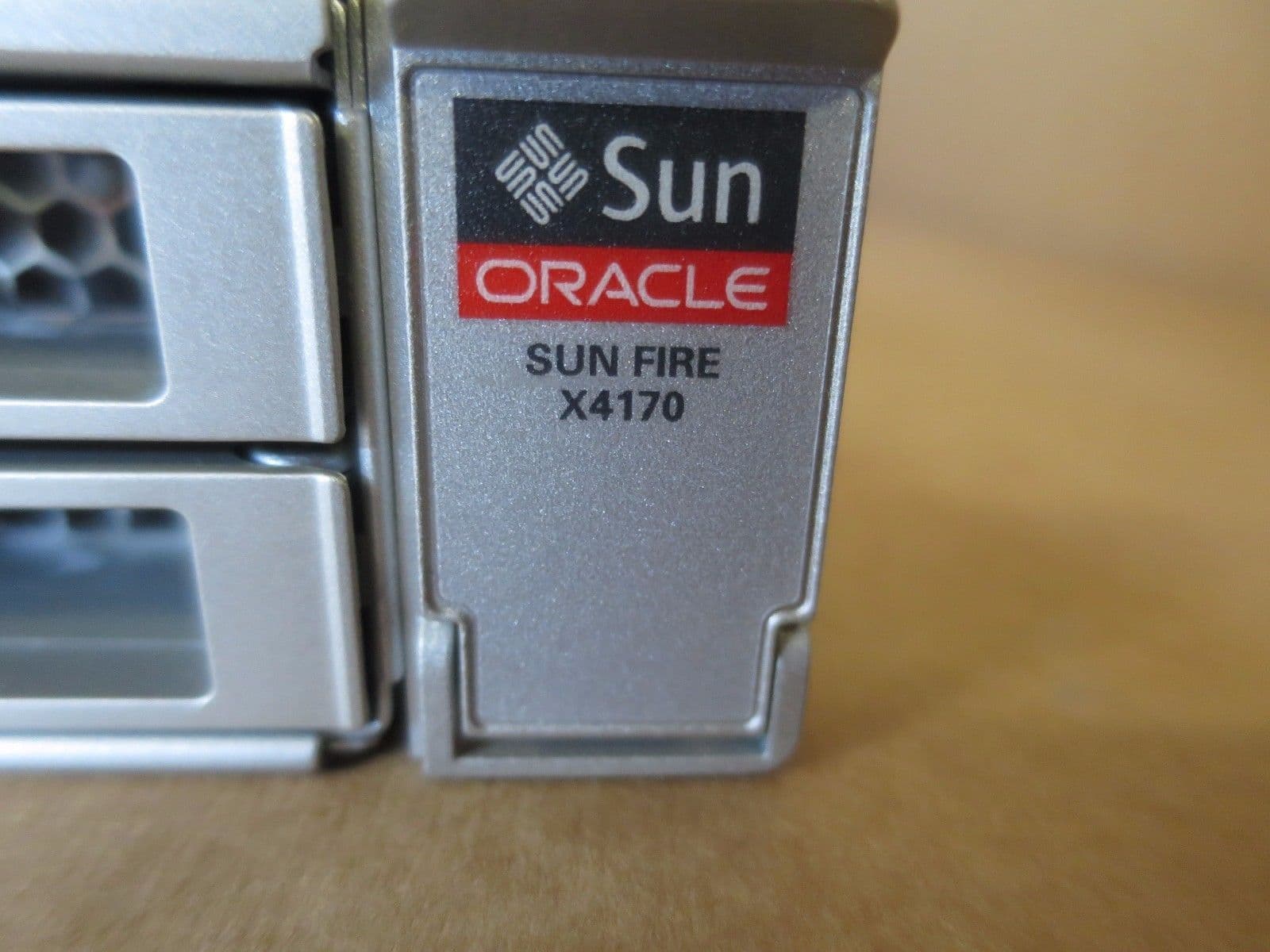Sun Oracle X4170 M3 X3-2 2 x 8-Core XEON E5-2660 64GB Ram 8x 2 5" RAID ...