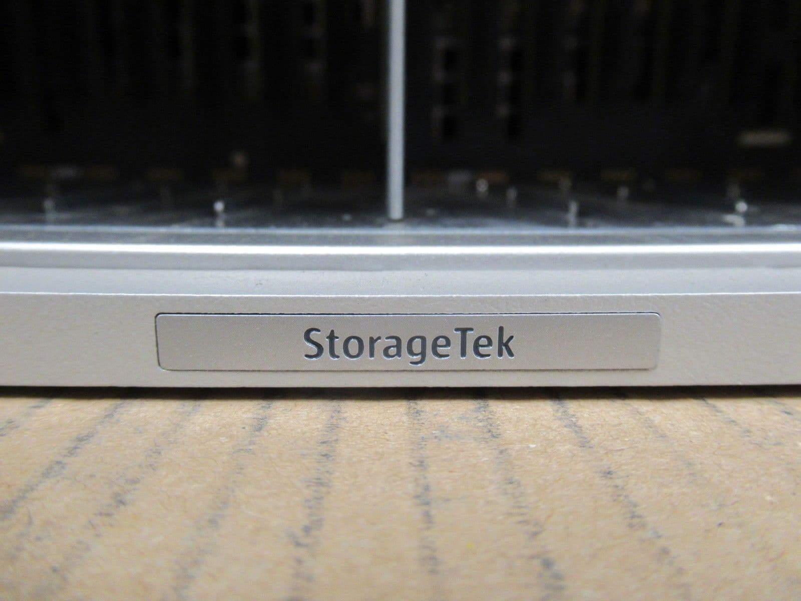 Sun Storagetek CSM200-EU 16 Bay Fibre Channel Array Enclosure 594-4601-01