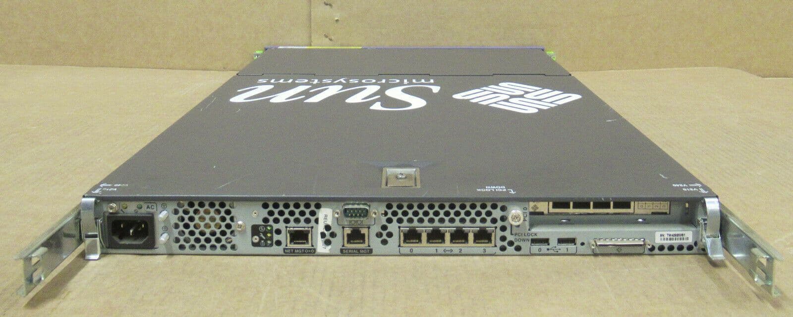 Sun SunFire V210 UltraSPARC IIIi 1 34GHz 512MB Ram QGEPCI 2x Bays Server