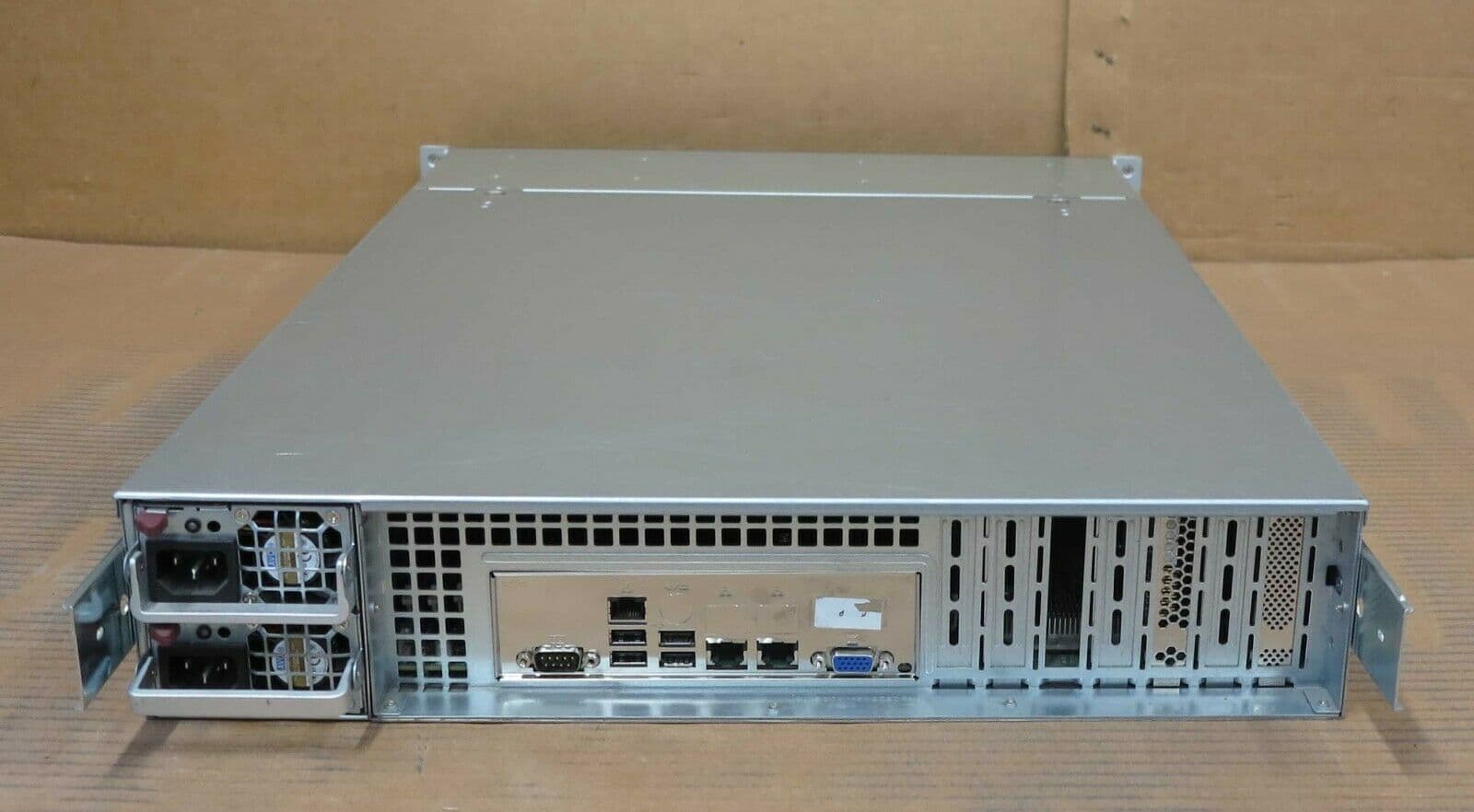 Supermicro SuperChassis CSE-216 X9DRE-TF CTO E5-2600v2 2U 24-Bay 2U rack server
