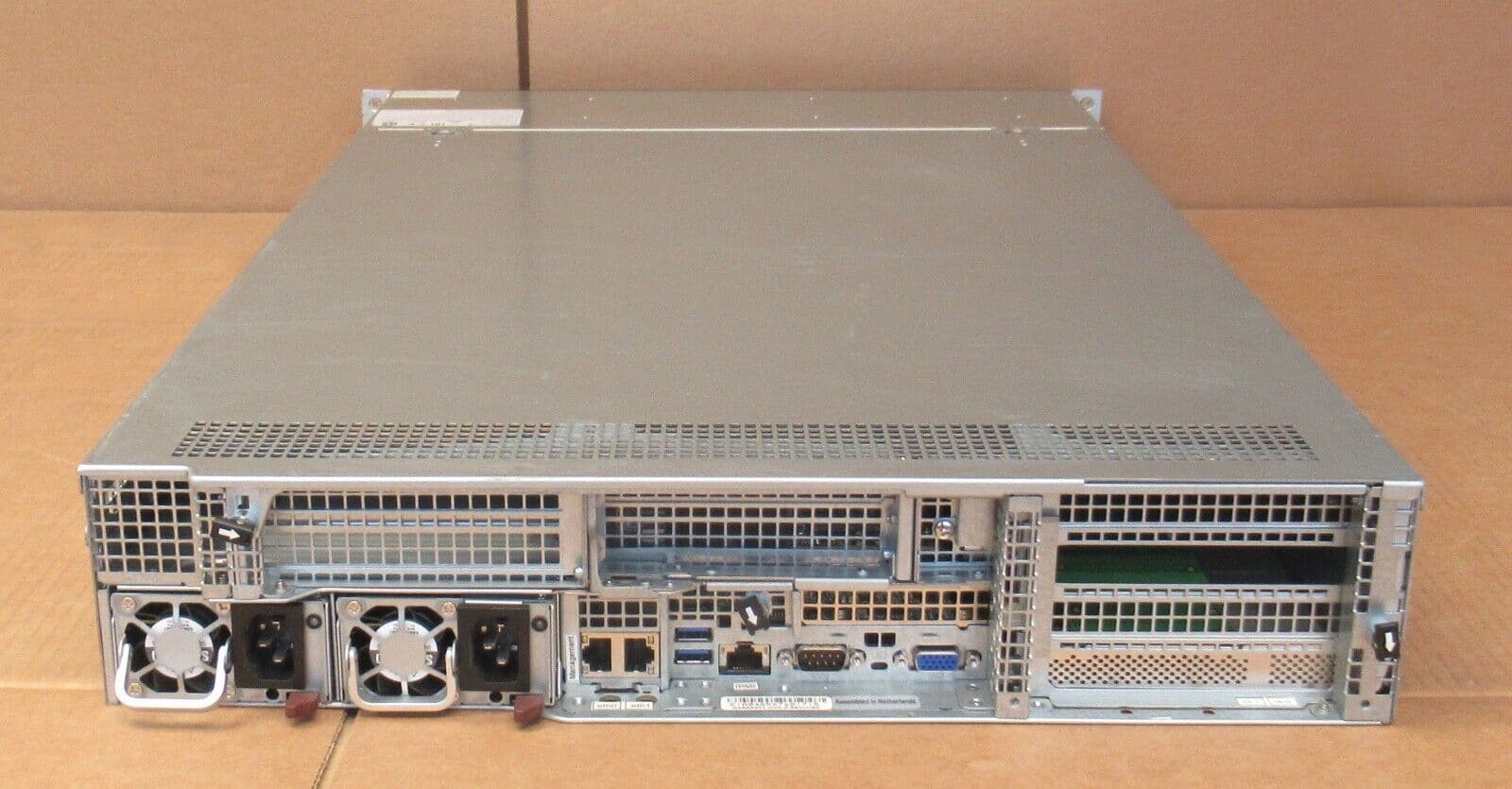 Supermicro SuperServer CSE-219U X10DRU-i 24x 2 5" Bay 2U CTO Rack Server