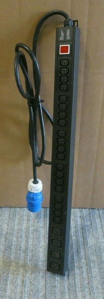 Titan 24 Way PDU 20x C13 4x C19 32A Commando VIEC20/C194 Vertical Rack Mount PDU