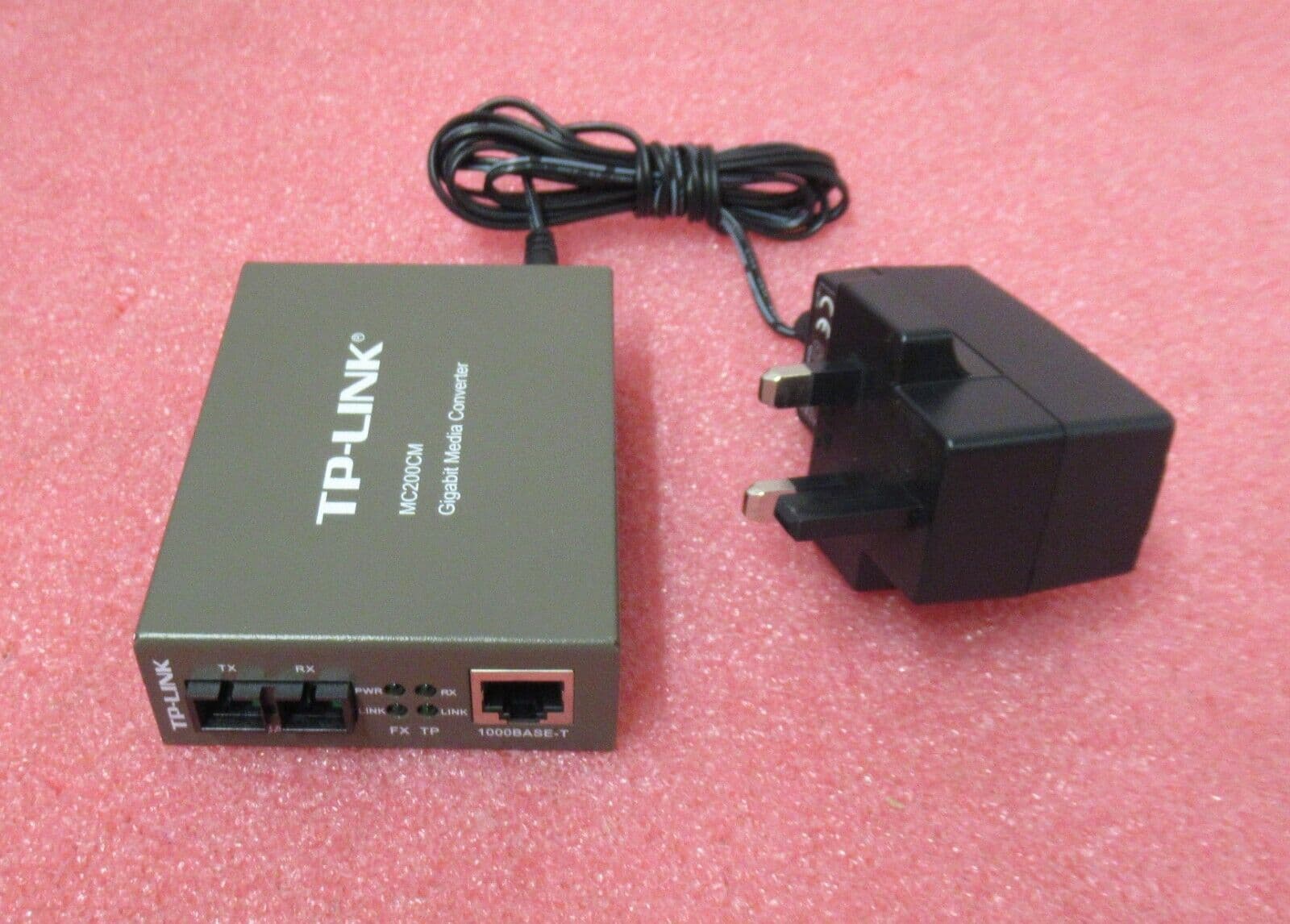 TP-Link MC200CM Gigabit Multi-Mode Media Converter With AC Power Adapter