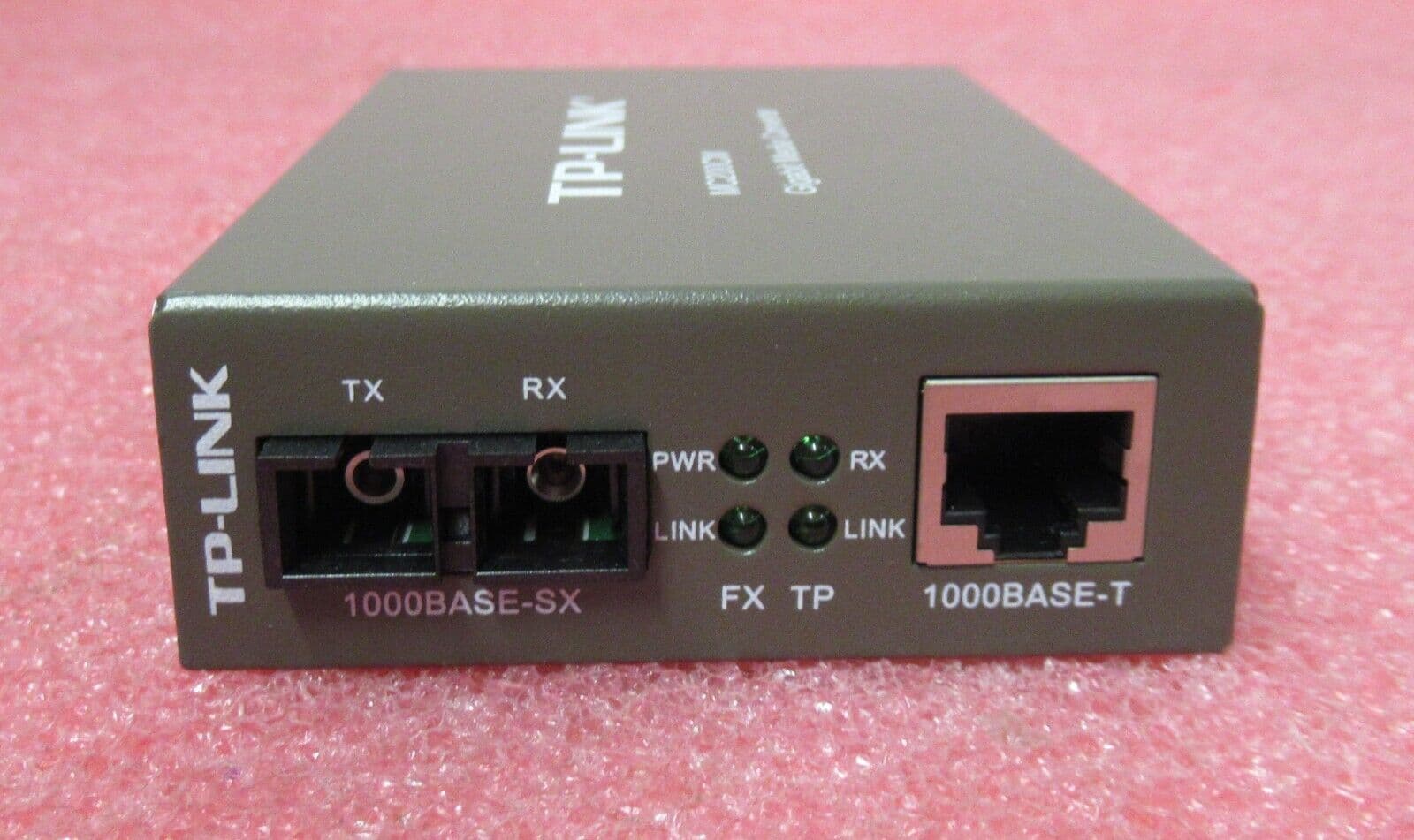 TP-Link MC200CM Gigabit Multi-Mode Media Converter With AC Power Adapter