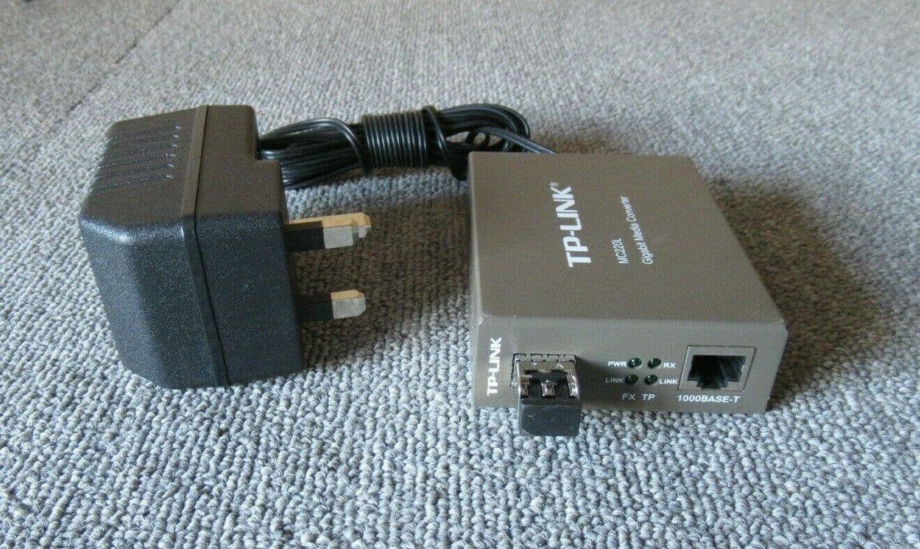 TP-Link MC220L External 1000Base-T Gigabit SFP Ethernet Media Converter ...