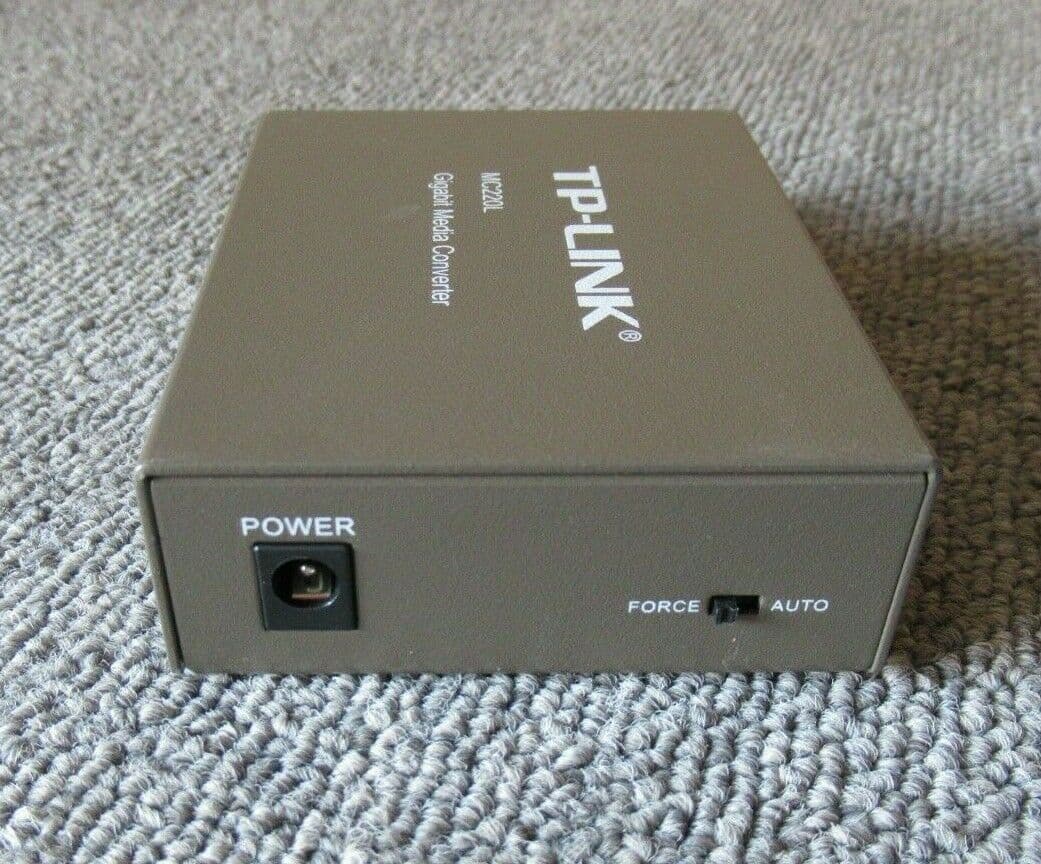 TP-Link MC220L External 1000Base-T Gigabit SFP Ethernet Media Converter ...