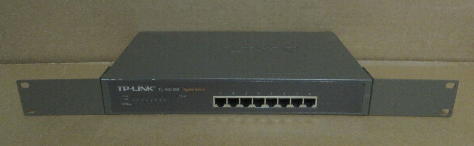 TP-LINK TL-SG1008 8-Port 1U 10/100Mbps Rackmount Fast Ethernet Network ...