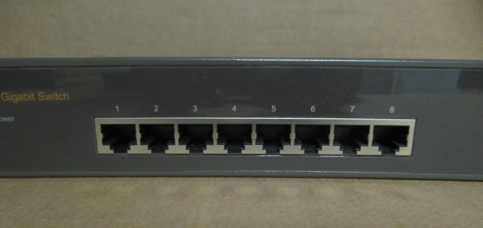TP-LINK TL-SG1008 8-Port 1U 10/100Mbps Rackmount Fast Ethernet Network Switch
