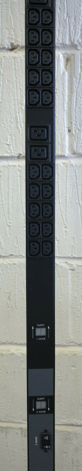 Tripp Lite PDUMV32HV Metered PDU C13 C19 230V 32A 1P 3M Power ...