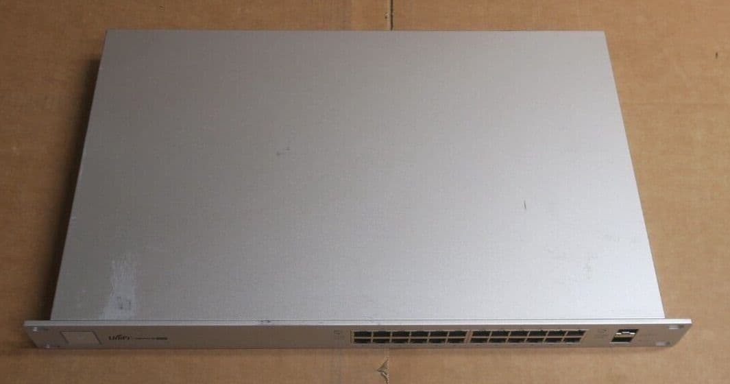 Ubiquiti UniFi 24x GbE RJ45 PoE 2x 1Gb SFP Ports L2 Managed Switch US ...