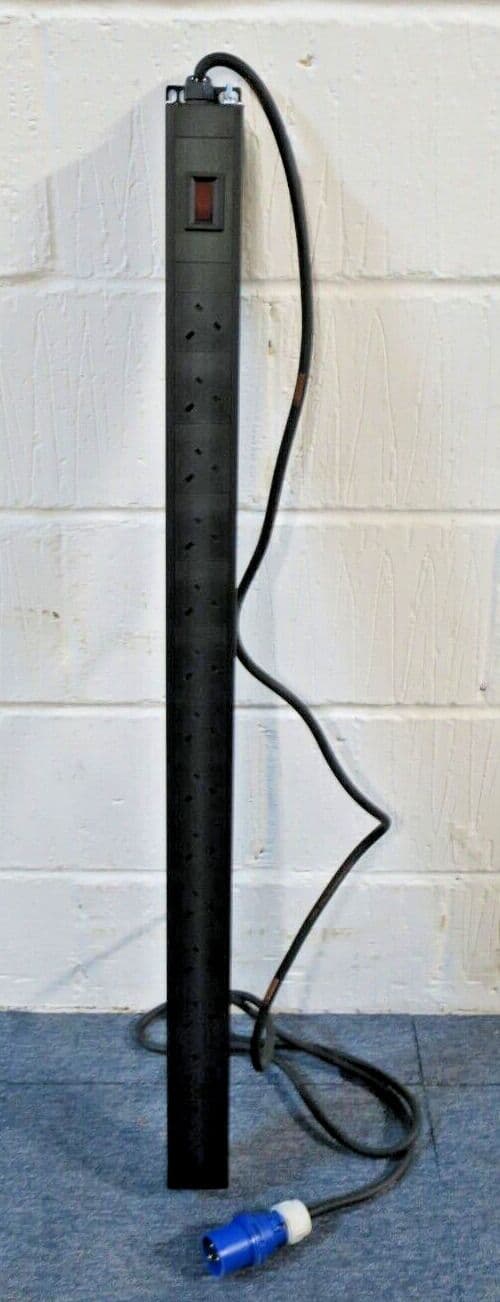 Unbranded 16A 240V 15 Way Meter Sockets Angled Left UK 13A Plug PDU ZeroU