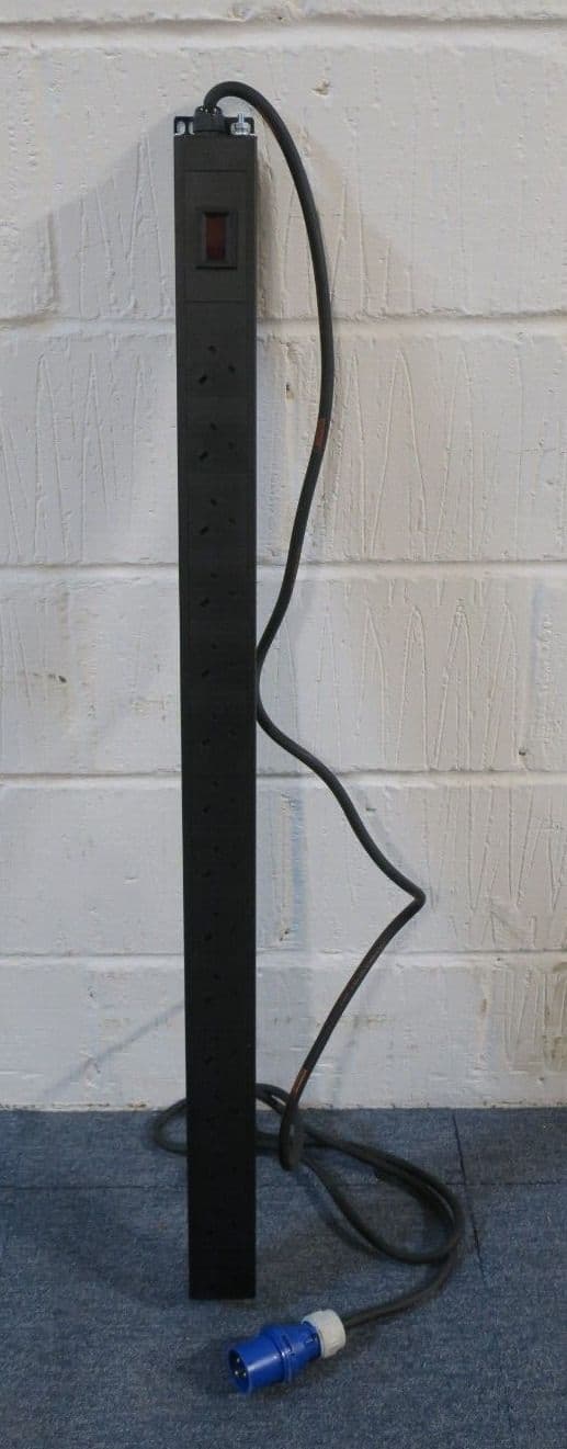 Unbranded 16A 240V 15 Way Meter Sockets Angled Left UK 13A Plug PDU ZeroU