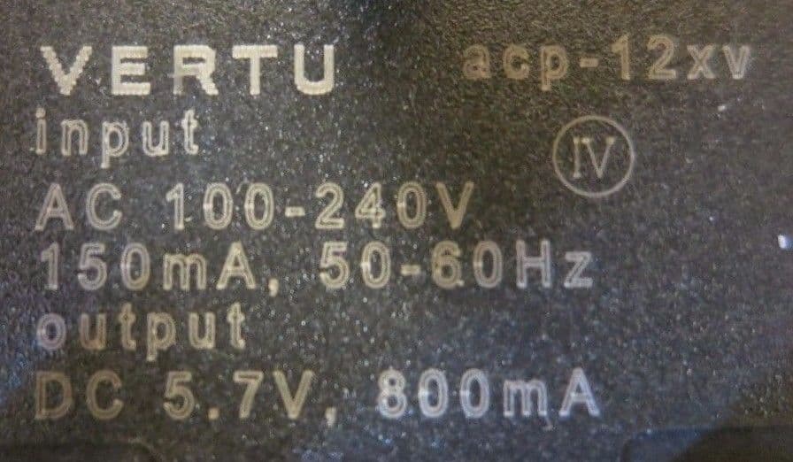 Vertu ACP-12XV UK Plug AC Power Adapter Charger 4 56W 5 7V 800mA