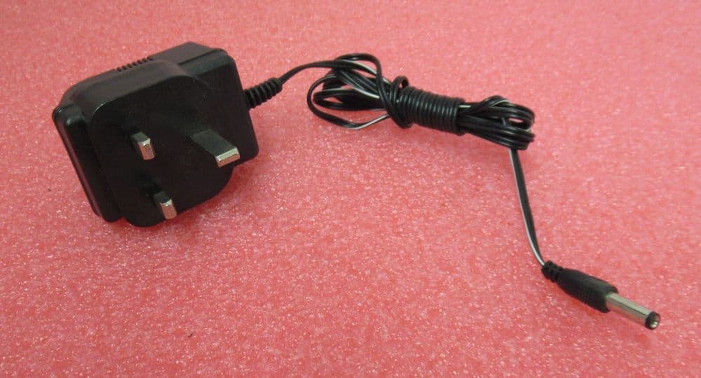 Yuyao SD-9300 UK Plug AC Power Adapter Battery Charger 2 7W 9V 300mA