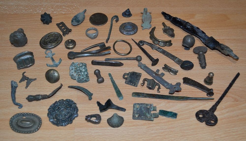 A good group of 50 x Metal Finds Roman to 18th Century River Thames ...