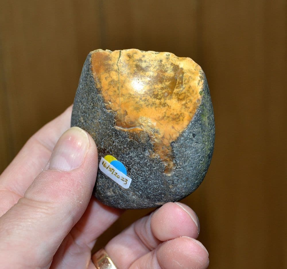 A good Lower Palaeolithic "Mode 1" Pebble hand axe / chopper Harkstead ...