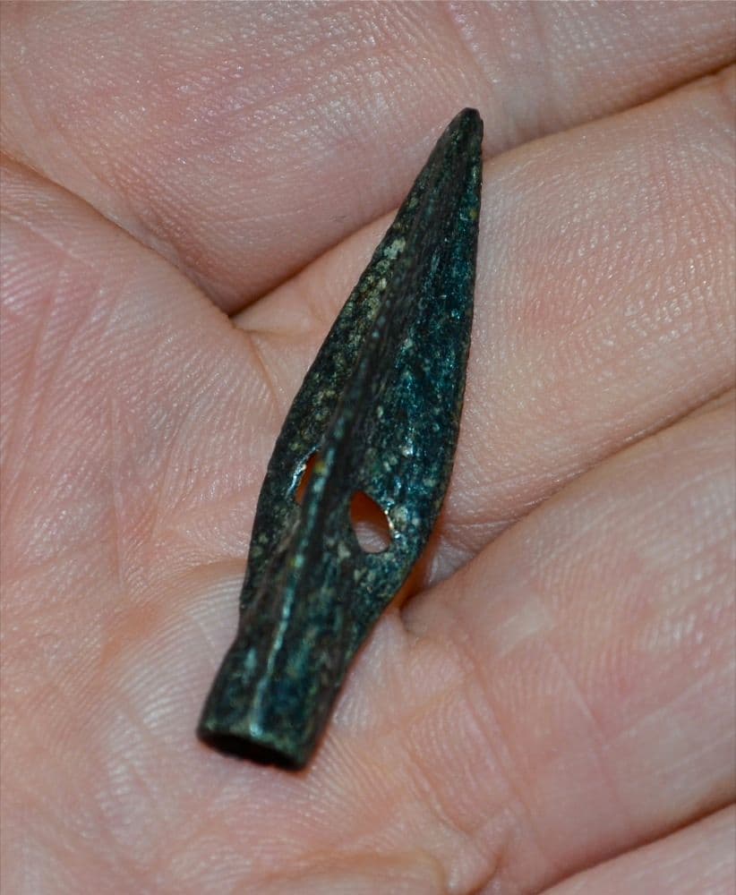 A large and pleasant Ancient Greek bronze "Tri-lobe" socketed arrowhead ...