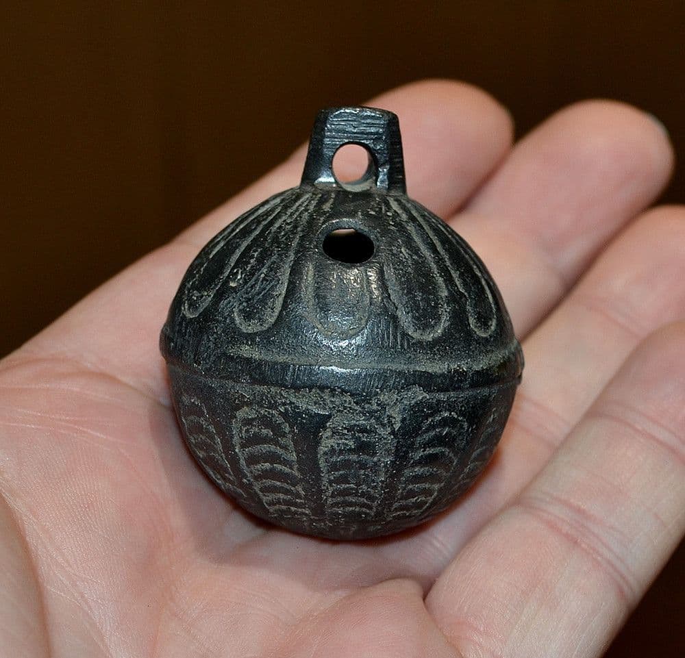An exceptionally large and superb Elizabethan period Pewter decorative ...