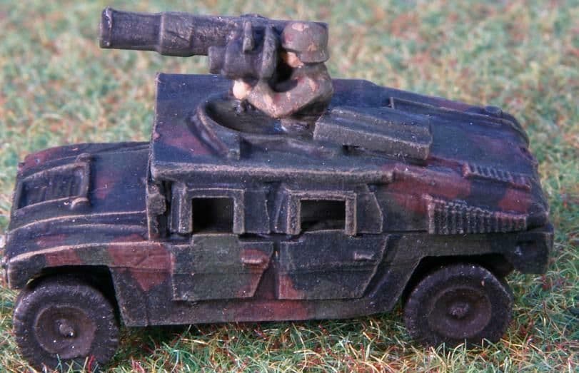 Minifigs 10mm/12mm Modern US MAV203 M1046 HMMVV TOW Humvee x 1