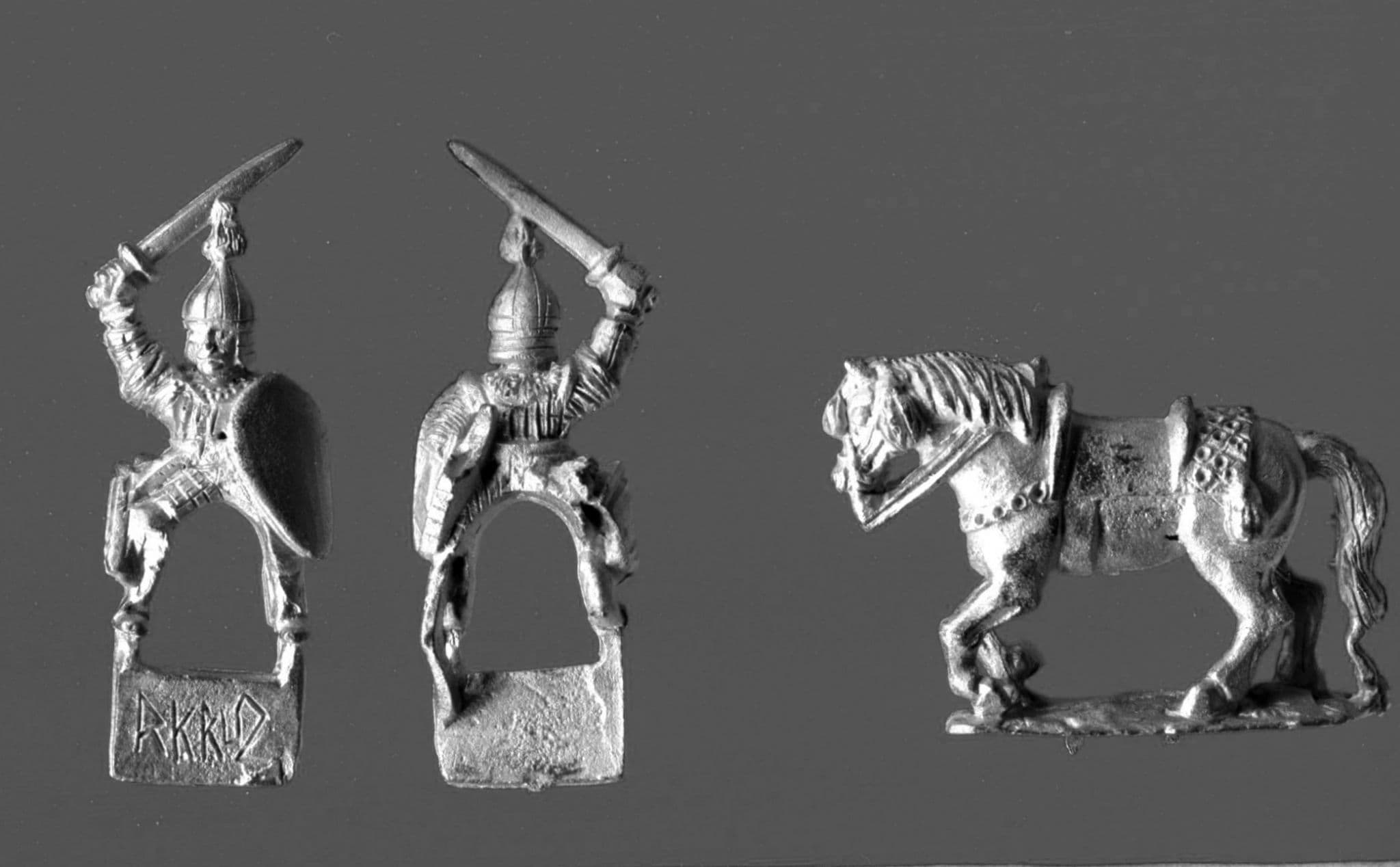 Roundway 15mm Renaissance RKRU2 Russian Heavy Cavalry with Sword x 4