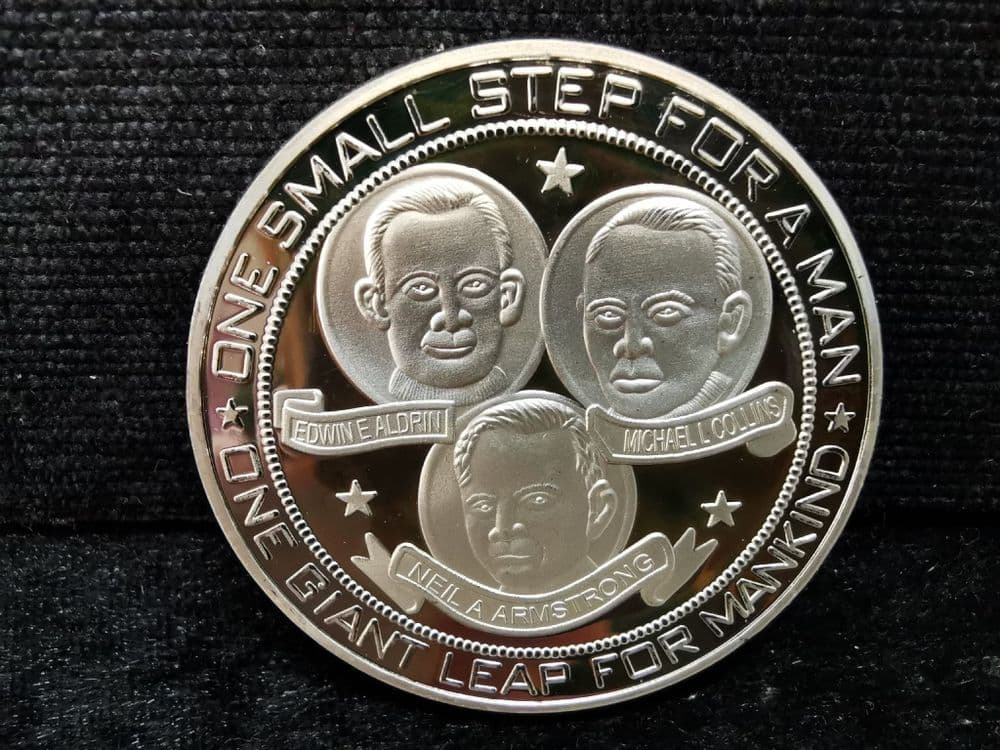 Apollo 11 Silver Plated Souvenir Medal No COA OS1193