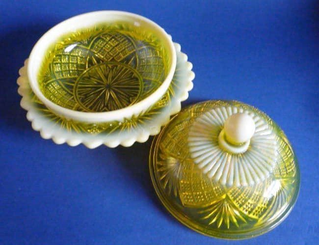 Superb Rare Davidson s Yellow Pearline Glass Lords and Ladies Covered ...