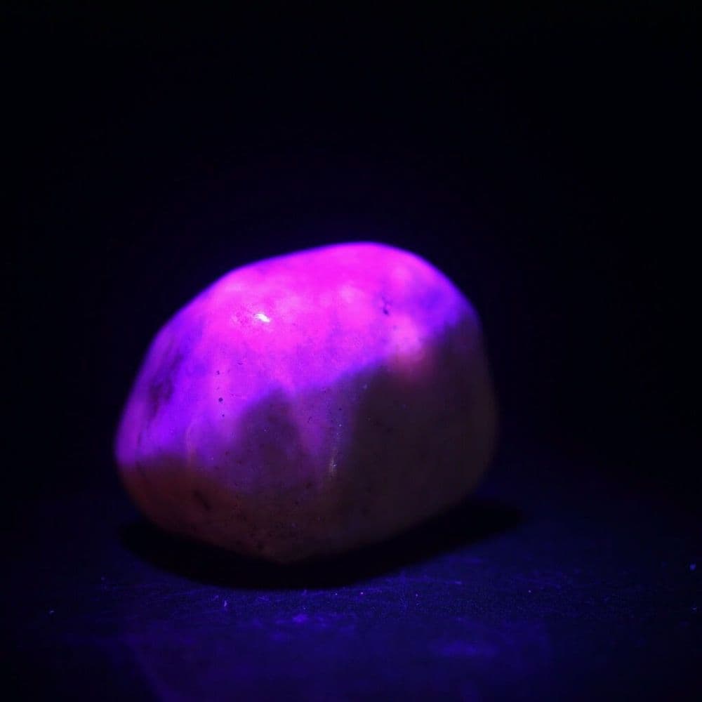 Hackmanite | Crystals For Healing