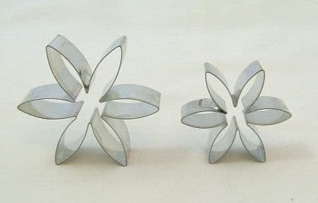6 Petal Daisy Cutters set of 2