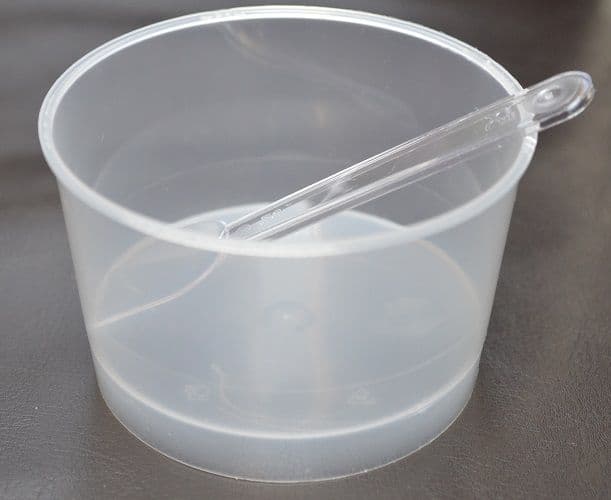 TRANSPARENT ICE CREAM TUBS AND TRANSPARENT SPOONS