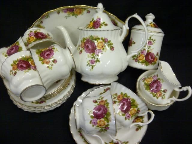 Tea service for six - COTTAGE ROSE pattern