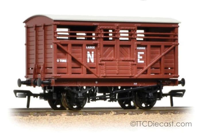 Bachmann 37-706A 12 Ton LMS Cattle Wagon NE Brown LAST ONE