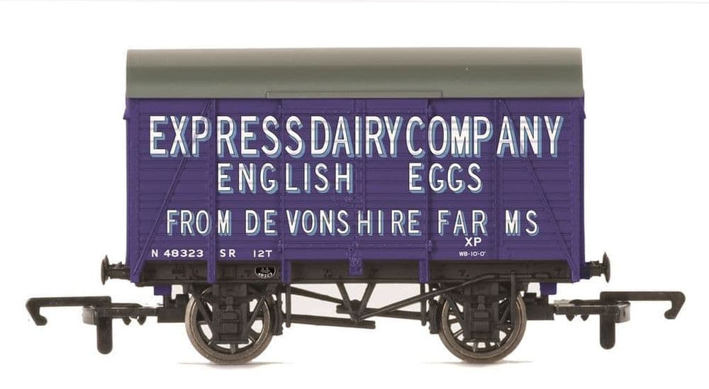 Hornby R60279 SR Express Dairies Box Van 48323 OO Gauge