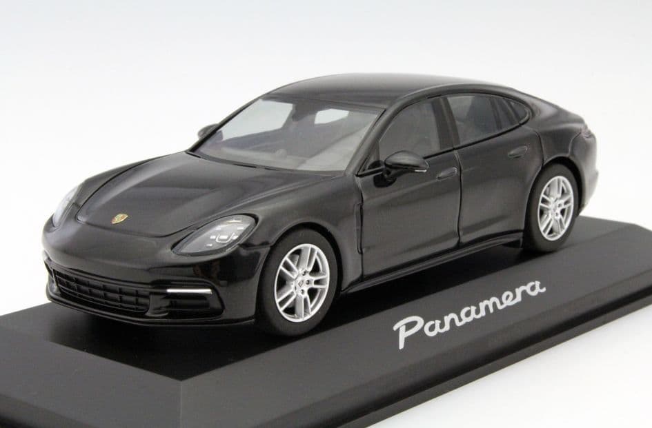 Porsche Dealer WAP 020 703 0G Porsche Cayenne Turbo S e-Hybrid Coupe ...