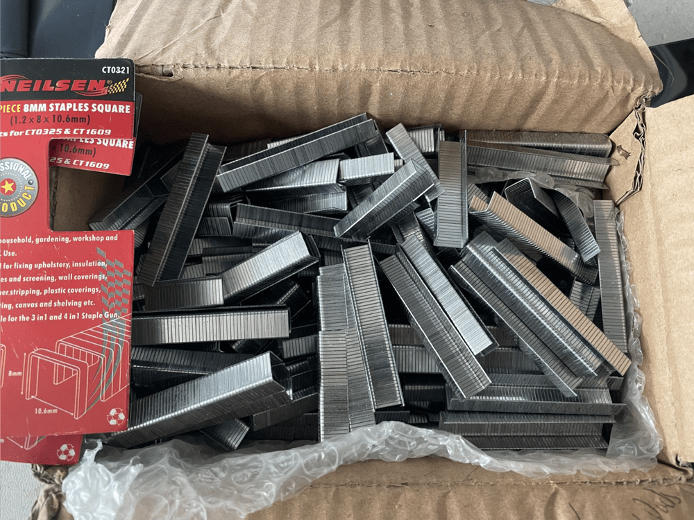 Staples Mixed Box 8mm 10mm 12mm