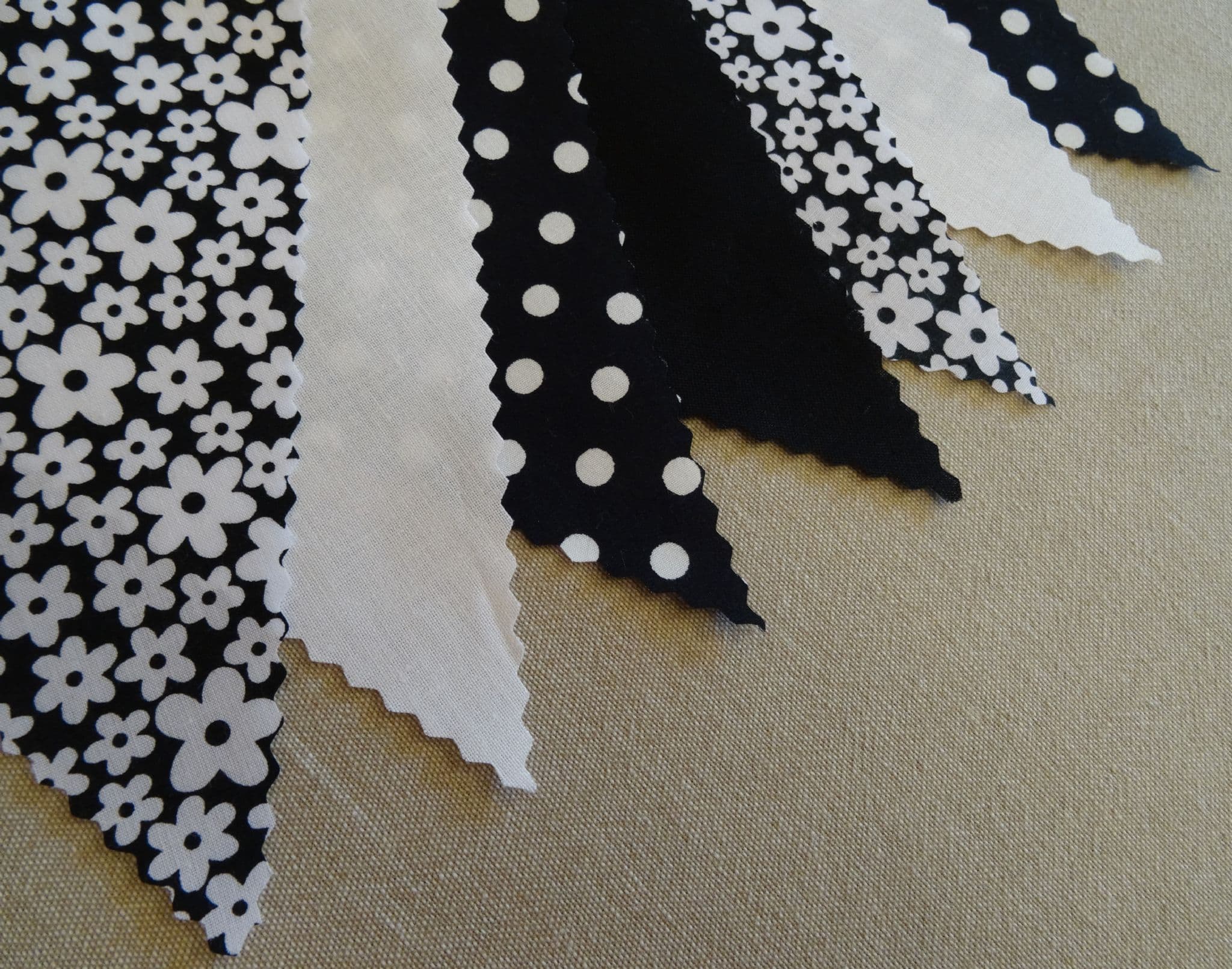 BUNTING - Black and White with Plain Flowers and Spots - 3m/10ft or 5m/16ft