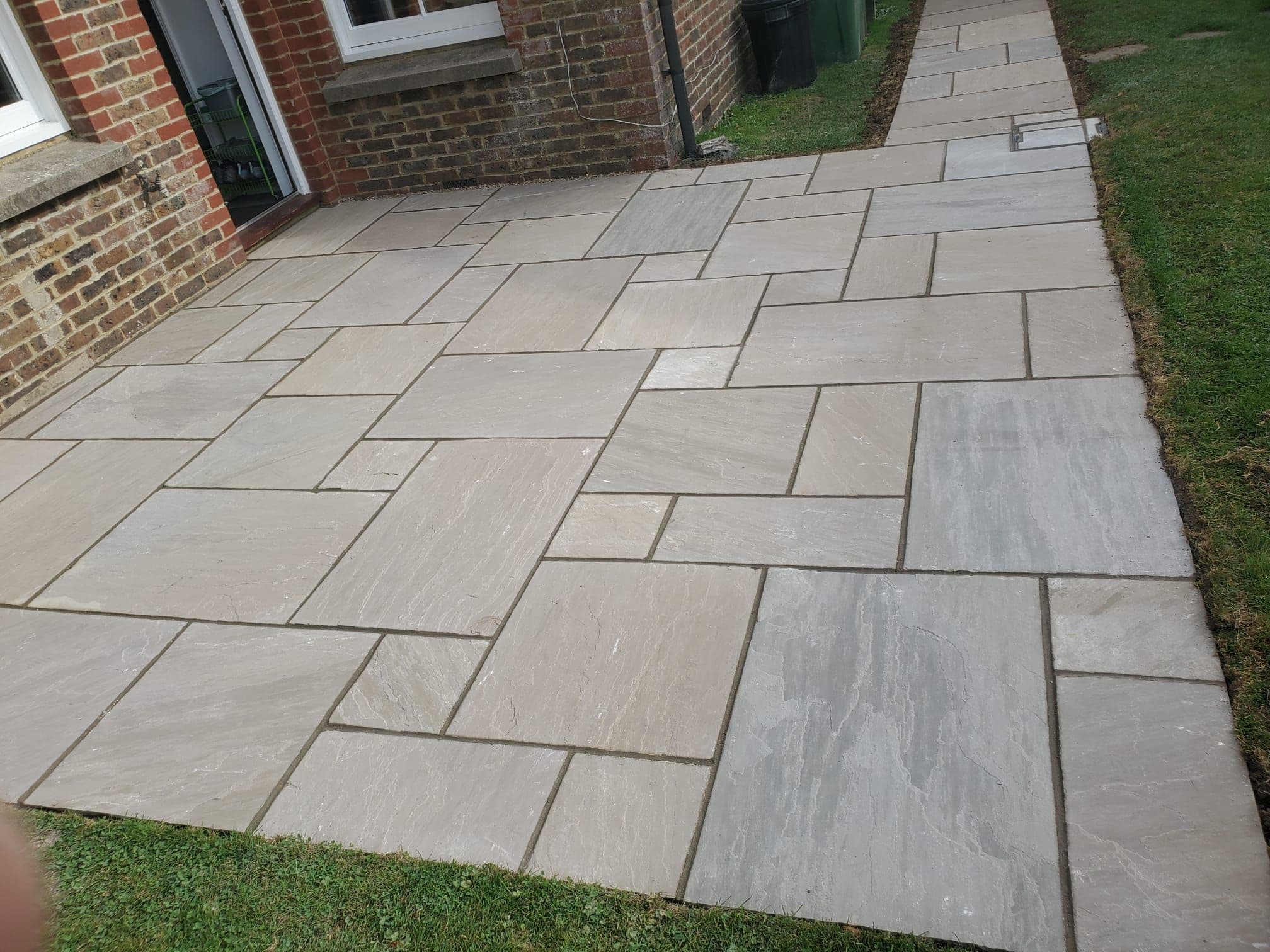 Riven Sandstone | Green Riven Patio Slabs | UK | Sussex | Kent | Surrey