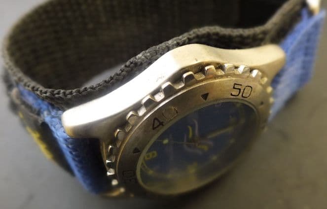 2000 Quartz ladies sports watch running keeps time untested