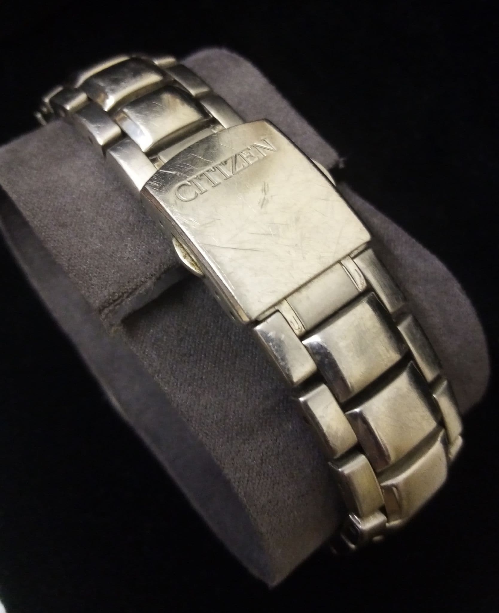 Citizen sapphire day date quartz