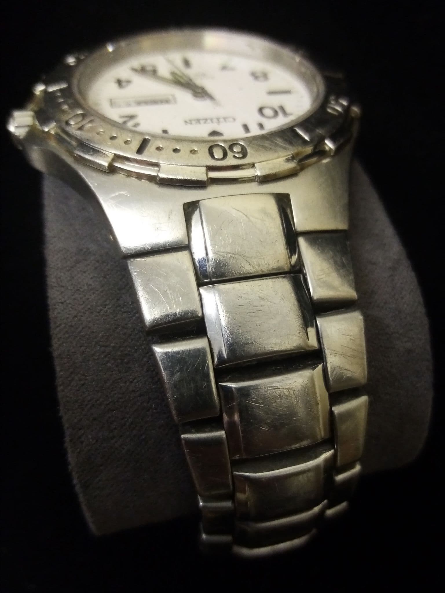 Citizen sapphire day date quartz