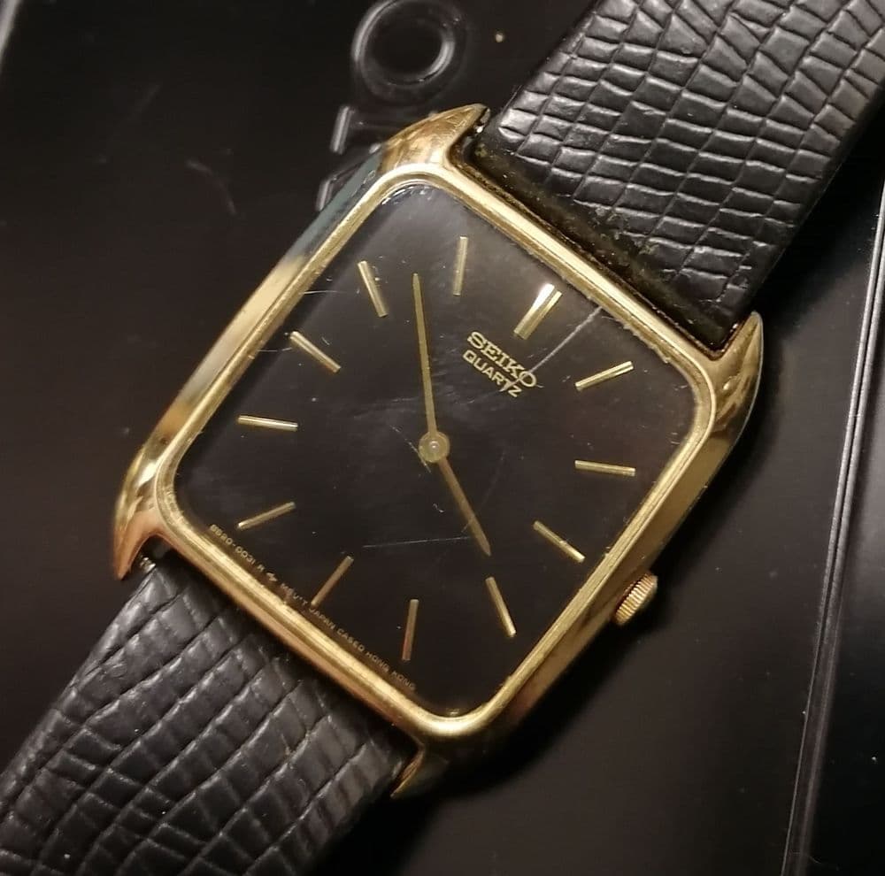 Seiko 5620-5000 quartz dress watch