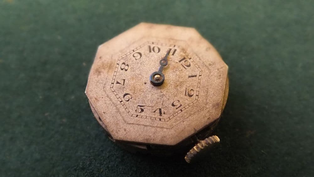 TAVANNES & Co 16 jewel Movement for parts only with dial and hands