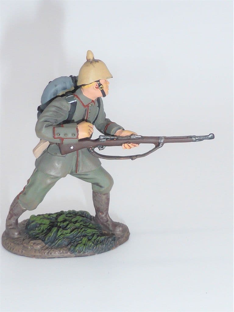 WB17903 German Infantry Advancing