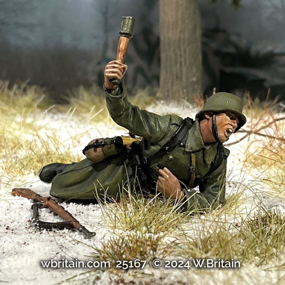 WB25167 - German Grenadier in Greatcoat Prone Throwing Grenade 1942-45