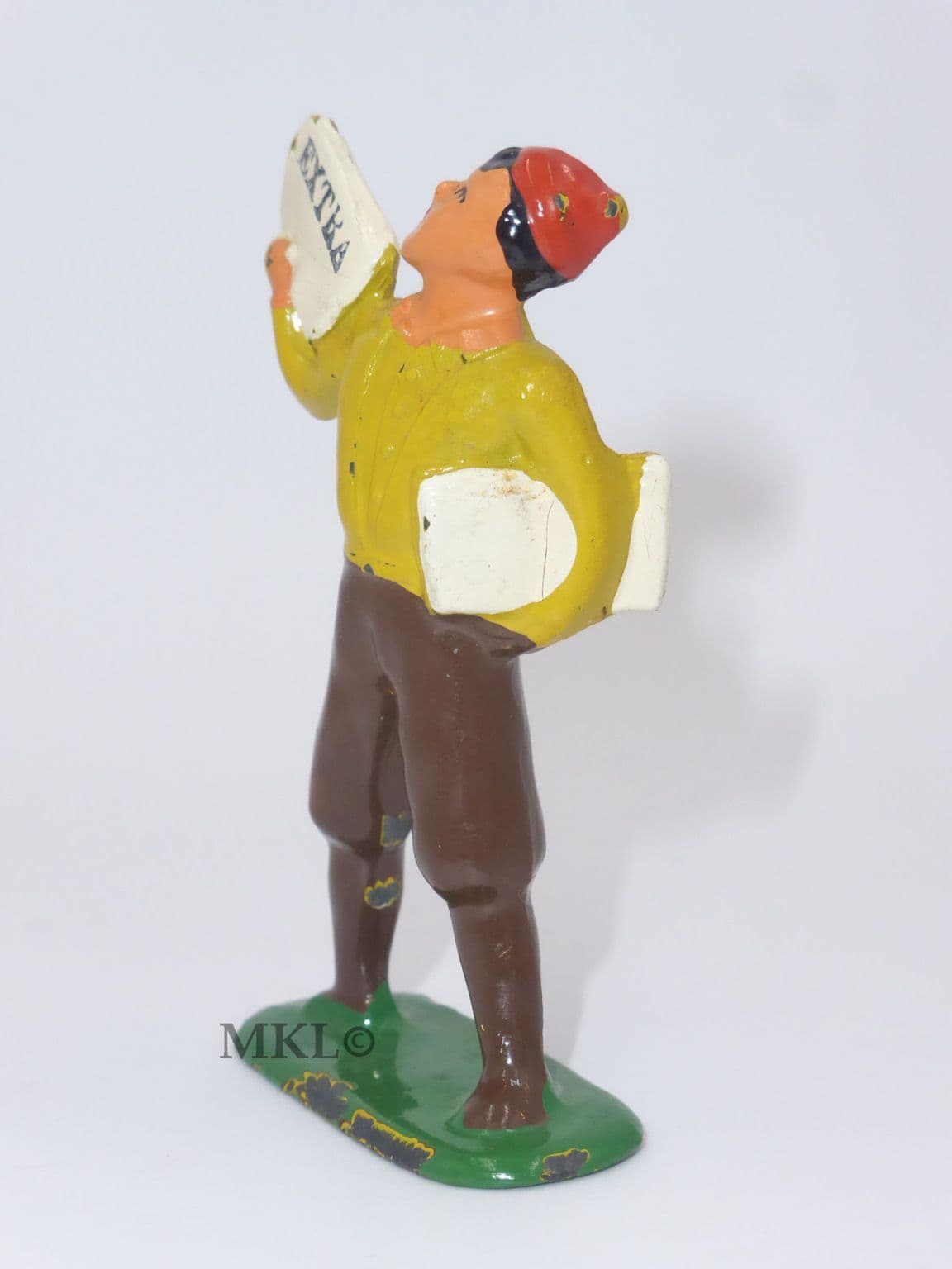 Barclay 621 Vintage Lead - Paper Boy in Yellow Top