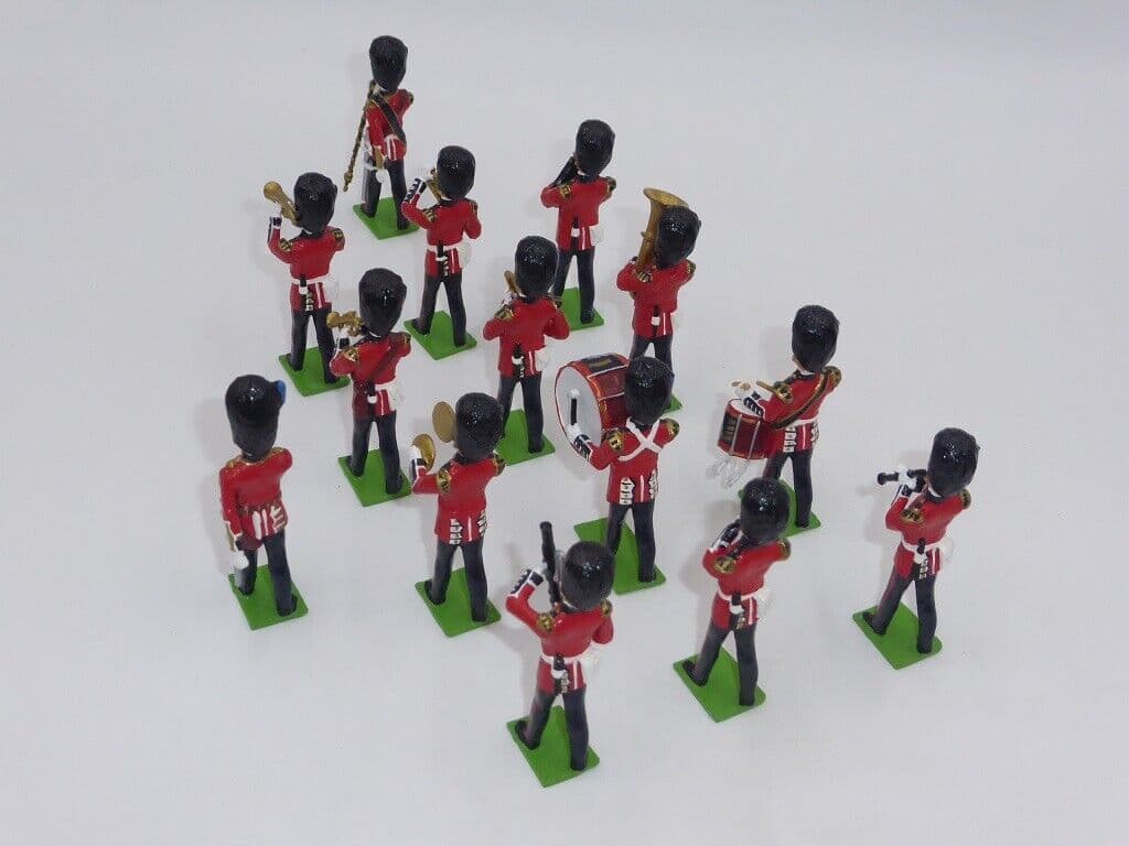 MKL174 Irish Guards Regimental Band Marching in Scarlet 14 Figures
