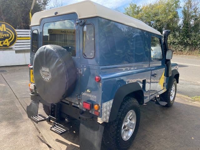 SOLD LAND ROVER DEFENDER 300TDI HARDTOP