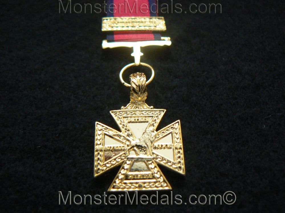 MINIATURE ARMY GOLD CROSS WITH TOULOUSE CLASP