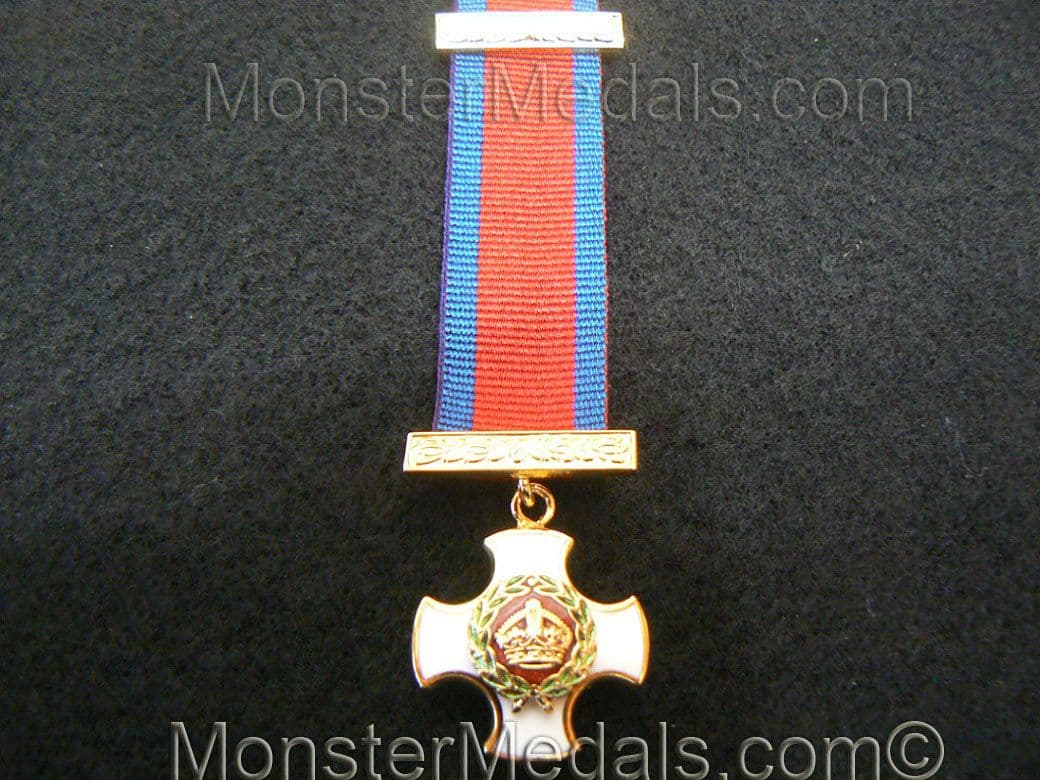 MINIATURE DISTINGUISHED SERVICE ORDER DSO GEORGE VI GVI
